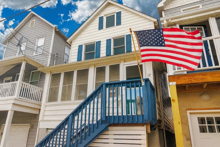 Stunning Sea Bright Beach Cottage - Beach Block - Highlands, NJ