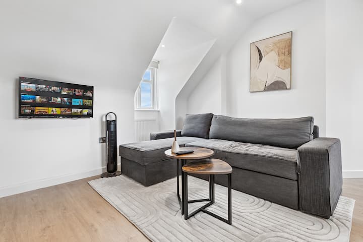 Quiet 2- Bed Flat Sleeps 5 Southgate - Barnet