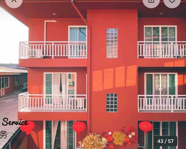 清迈@Tha Phae Gate四卧豪华度假别墅/距离塔佩门500米/24小时中英文管家服务 - Chiang Mai