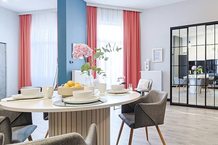 Flamingo Pink | Art & Nature, Parking - 