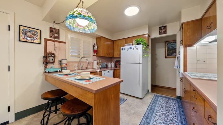 Grandma's House | Games Antiques Bbq Firepit & Fun - Sparks, NV