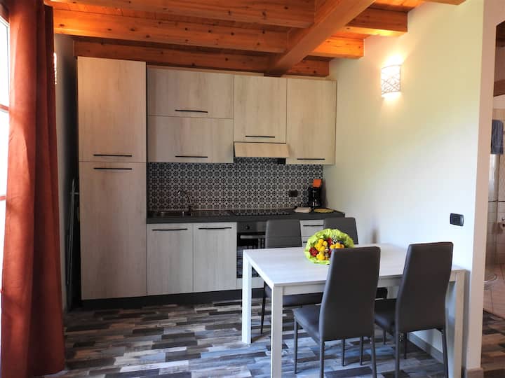 Lake-view Apartment With Heated Pool Roccia - Malcesine