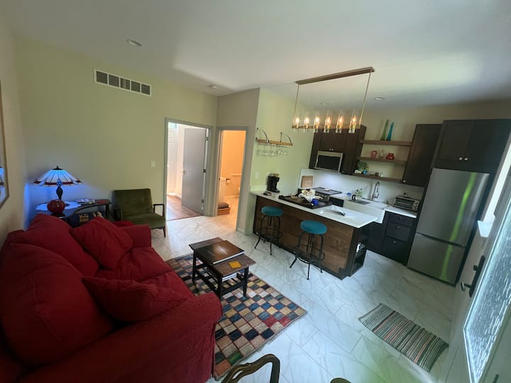 Private Studio Suite Retreat - Louisville, KY