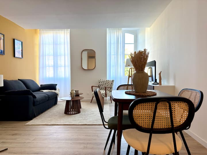 Appart' Rénové Design Et Coloré Face à L'arsenal - Toulon