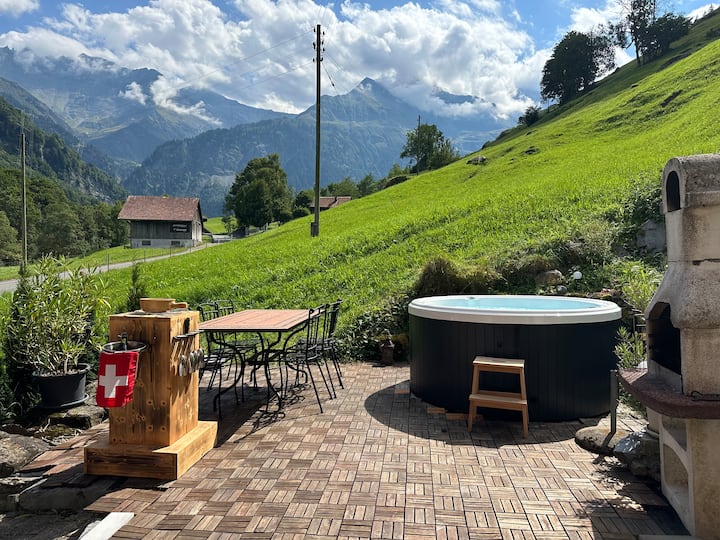 Alpine Retreat (With Hot Tub) - Elm