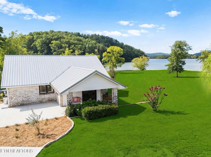 Castle Pointe Farm. Fire Fly Cottage - Kingston, TN
