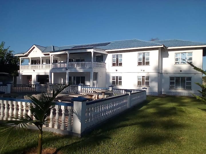 Quiet Getaway W/ Pool & Garden - Harare