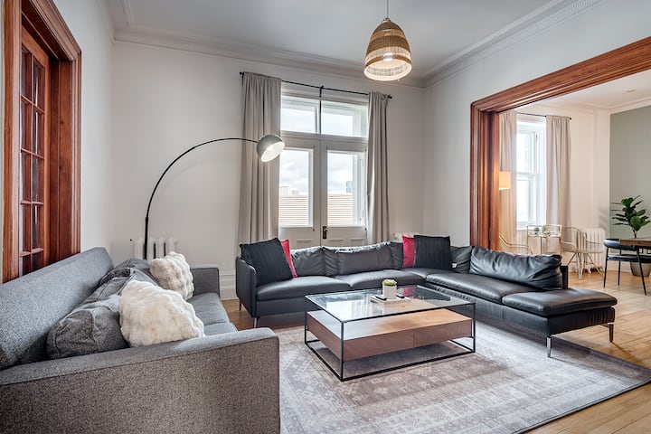 Beautiful Villa Montreal Downtown - Montréal, QC