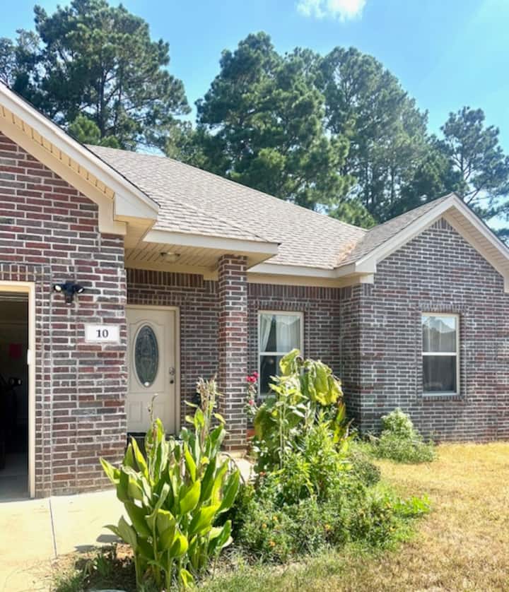 Room In Little Rock For Quiet & Peaceful Stay - Little Rock, AR