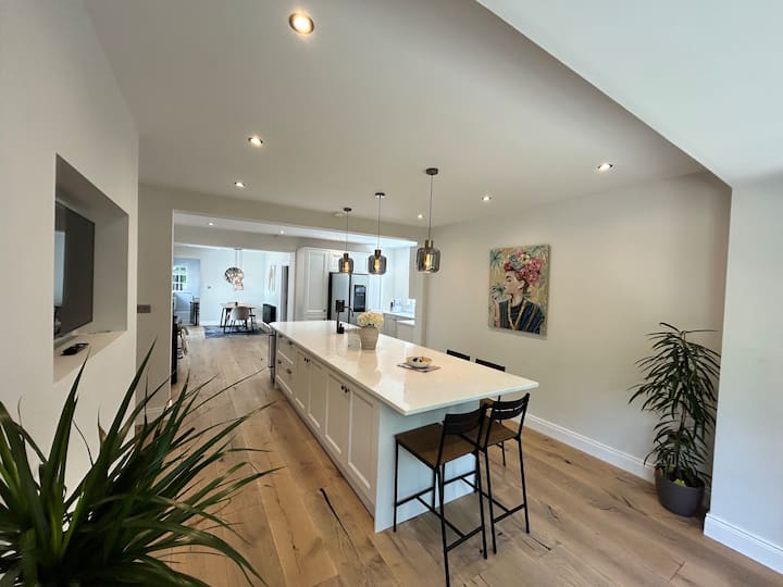 Stunning Edwardian Country Home Unwind - 卡里克弗格斯