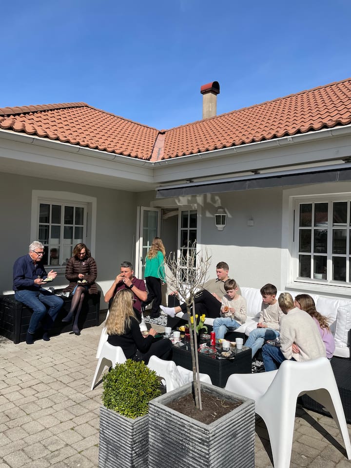 Rymligt Sommarhus Med Uteplats, Nära Hav & Natur! - Bromölla