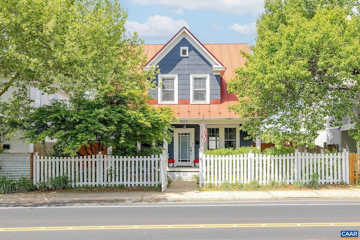 Charming Charlottesville Haven - Charlottesville, VA