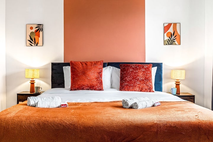 Big Beds | Smart Tvs | Ultra Fast Wi-fi | Sleeps 6 - Derby