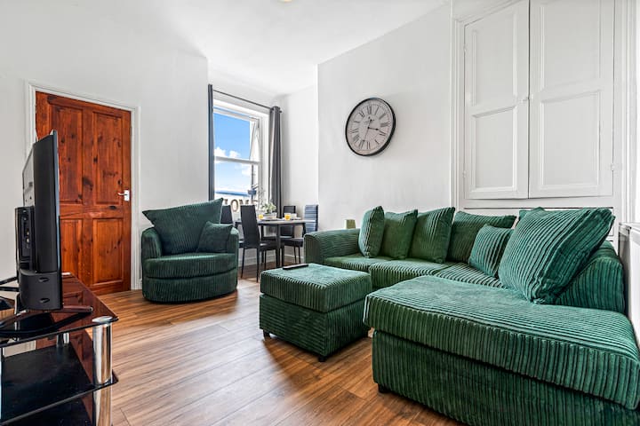 Big Beds | Smart Tvs | Ultra Fast Wi-fi | Sleeps 6 - Derby