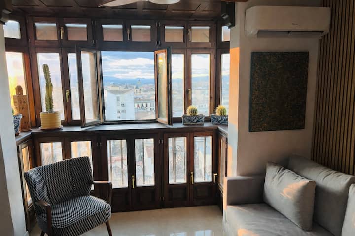 Spectacular 3-bedroom House Downtown With Views - Grenada