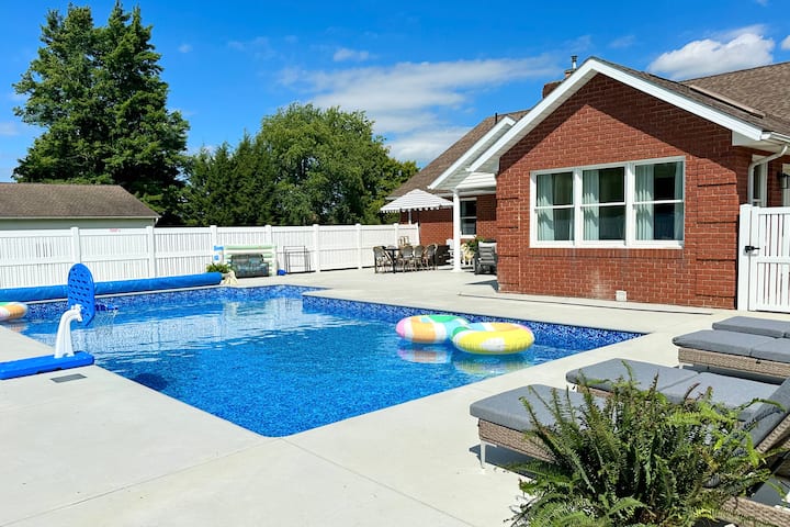 Country Comfort With Pool Family & Groups - Ohio