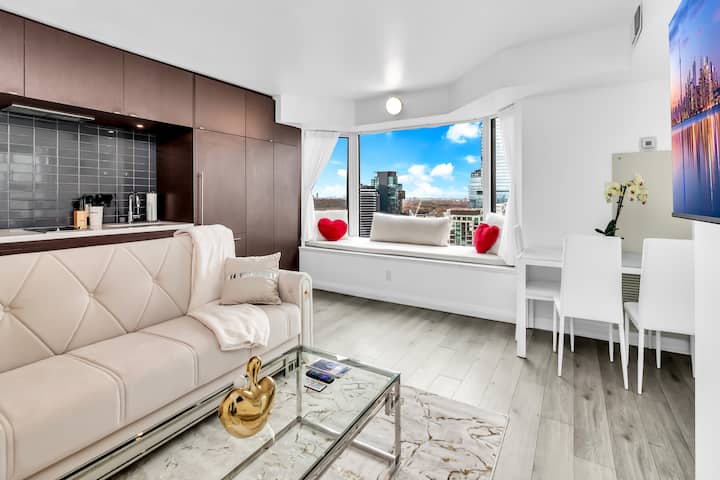 Skyline Yorkville Condo | Downtown Toronto | Gym - Toronto