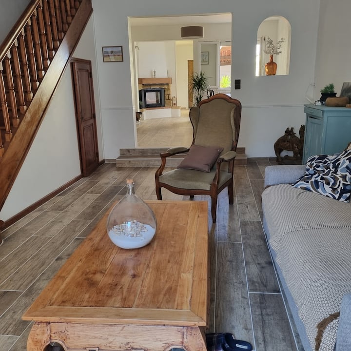 Maison De 98 M2 , Au Coeur Du Village . - Cazaubon