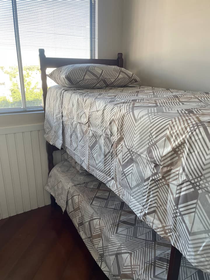 Apê Claro E Bem Localizado! - Curitiba