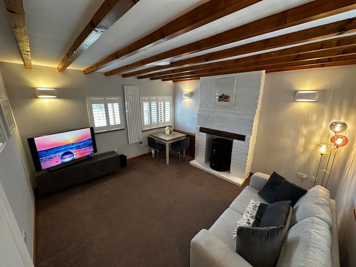 Cosy Cottage With Scenic Views - 莫爾德