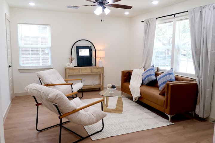 New Reno 3b2b Home • Great Location • Pet Friendly - Dallas, TX