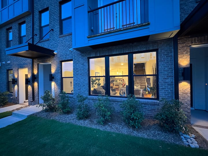 1 Bd/1.5 Bath Lux Downtown Townhouse/ev Chrgr/park - Raleigh, NC