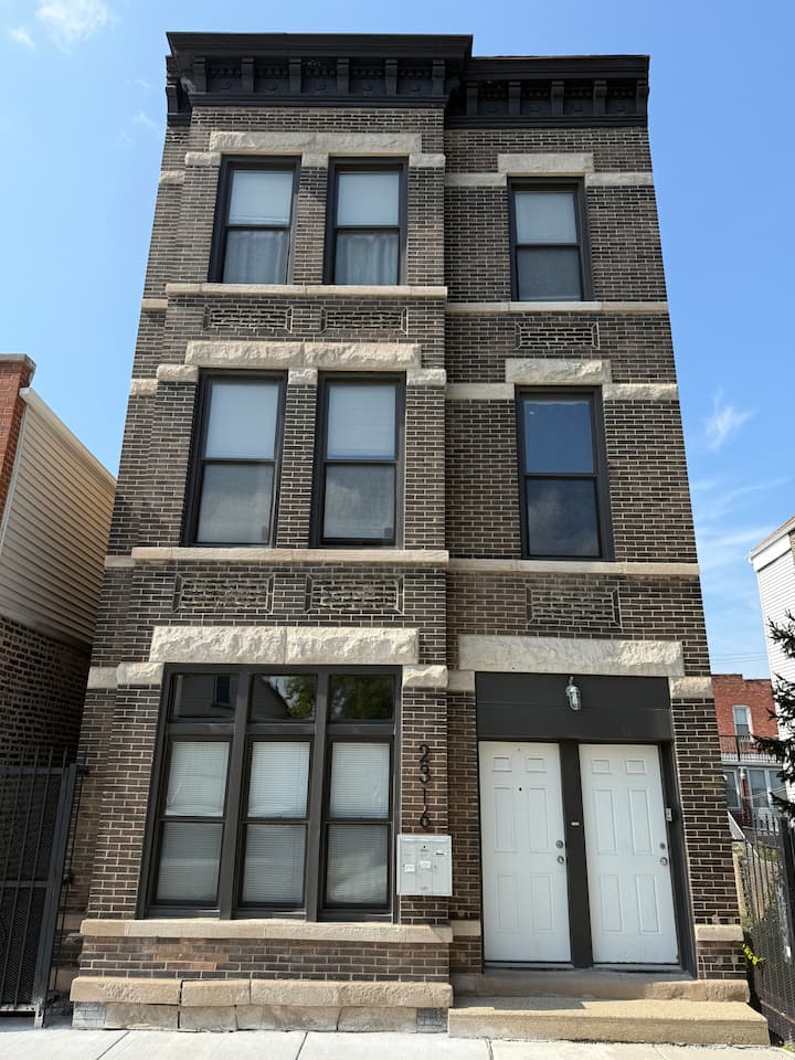 Heart Of Pilsen! 3bd Apartment! - New City - Chicago