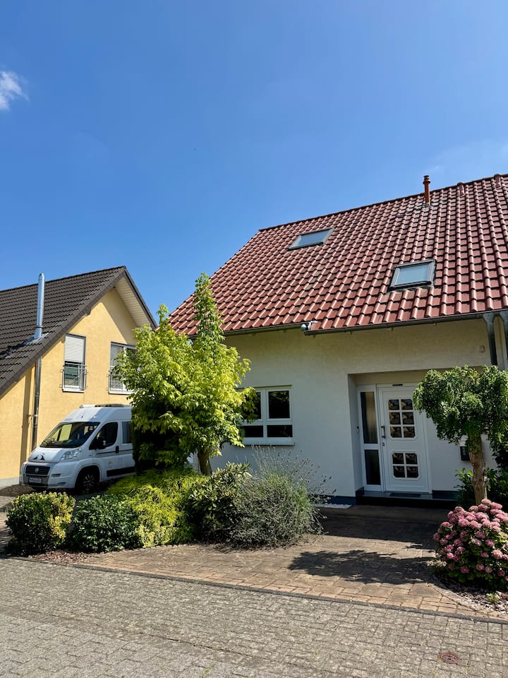 Familienhaus Mit Garten - Nähe Phantasialand - Brühl