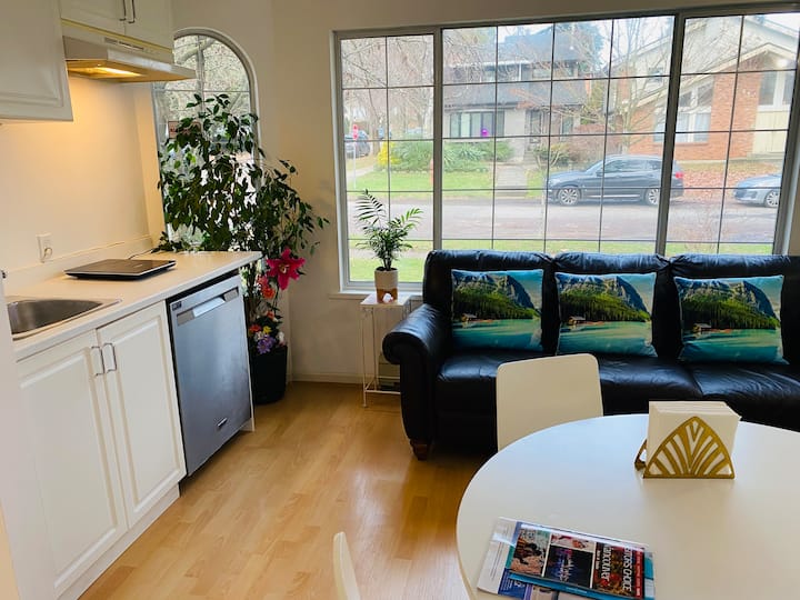 2 Bedrooms Home Close To Airport & Train Station - Richmond