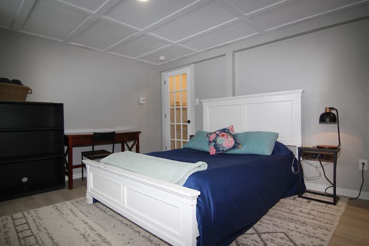 Between Flights, Sights & City Lights - Bedford