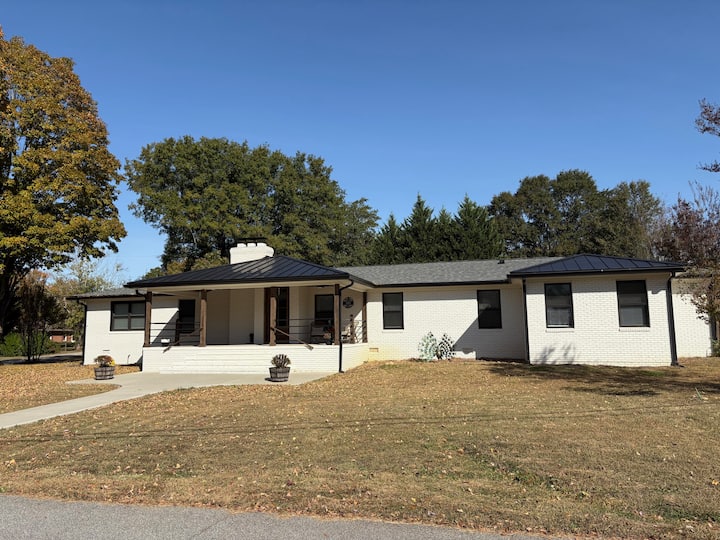 Take It Easy In Easley - Easley, SC