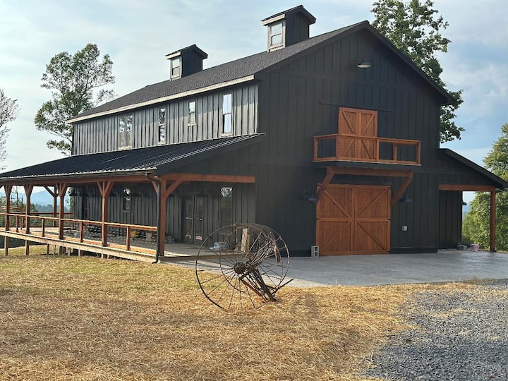 The Barn At Sunset Farm! - Summersville, WV