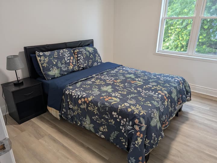 Bright 2-bed Near Lamoureux Park - Cornwall