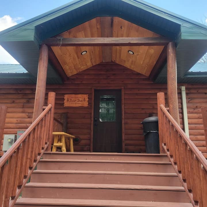 5 Entire Cabins Retreat - Big Rapids, MI