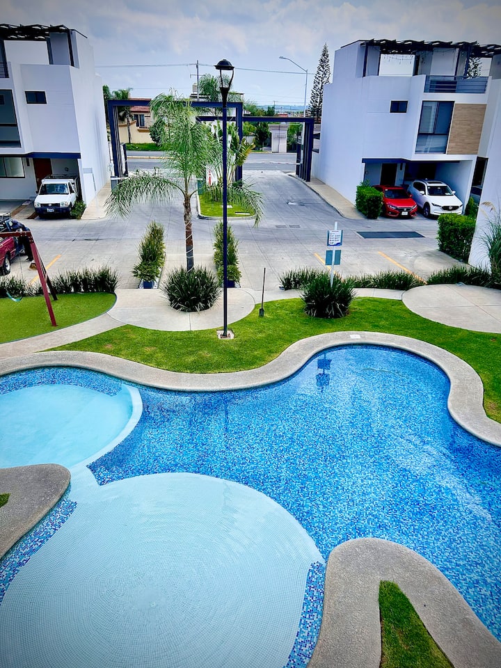 Casa Con Alberca Roof Garden Y A/c En Tonalá - Tonalá