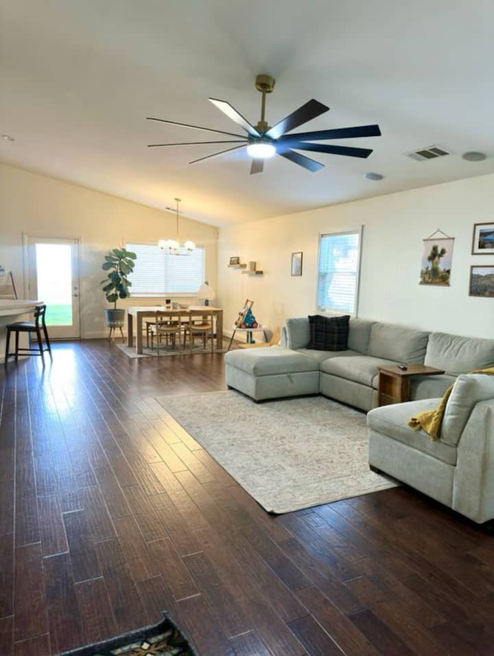 Family Friendly Work Retreat - Bakersfield, CA