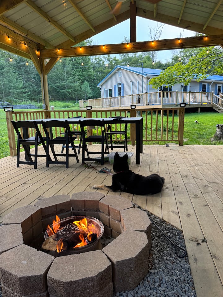 Hilltop Retreat -Sauna, Gazebo, Pond - Hancock, NY
