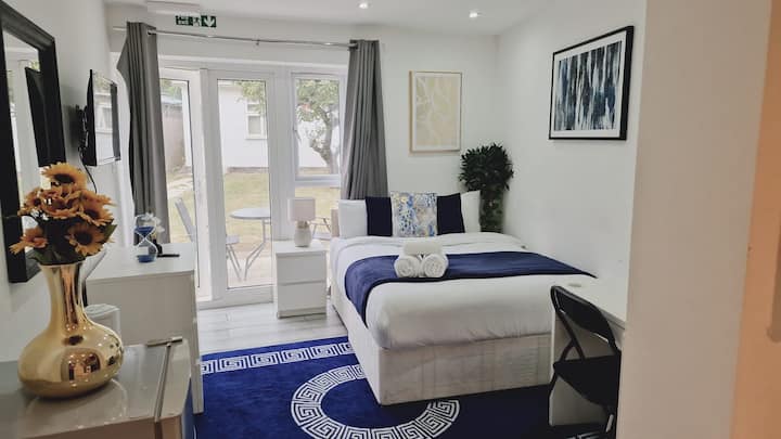 Sleek London Flat With Garden - ライスリップ