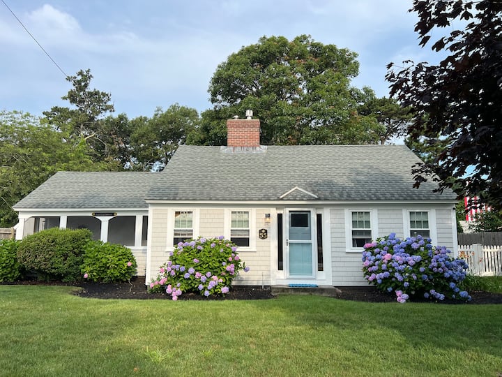 Airy Cottage, Private Beach 3 Min | A Little Sandy - Dennis, MA