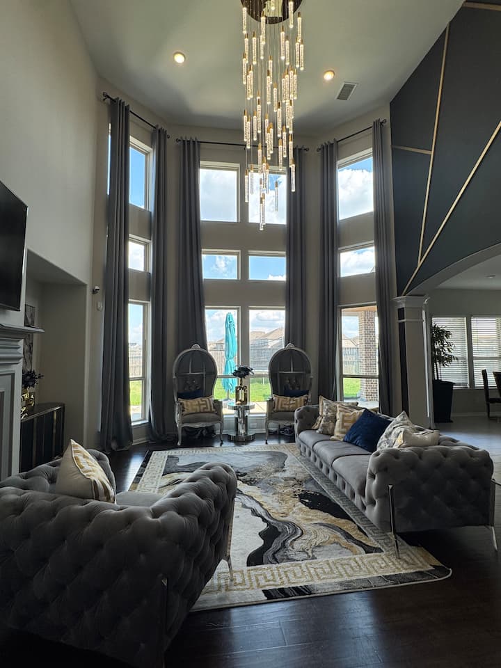 Luxurious Mansion/high Ceilings 22ft/gym/bbqgrill/ - Katy, TX