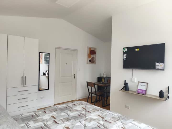 Cálido Studio Junto Al Metro La Pradera - Quito (Ecuador)