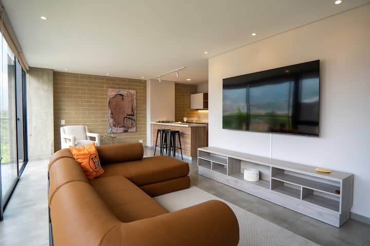 Spacious Apartment With City View - Medellin, Antioquia, Colombia