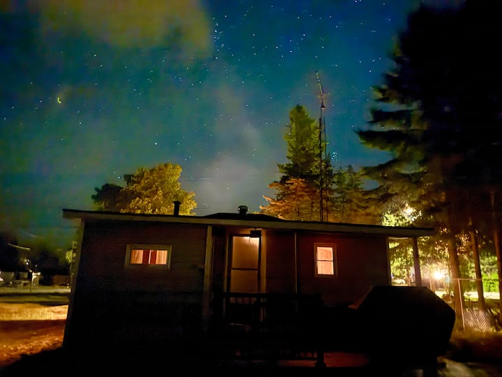 Georgian Bay Cottage/ Beach Access •Yard• Sleeps 8 - Midland