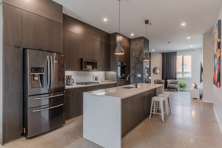 Bush Pilot's Haven - Yellowknife