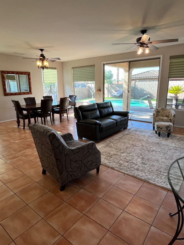 3br House Perfect For Vacationing - Surprise, AZ