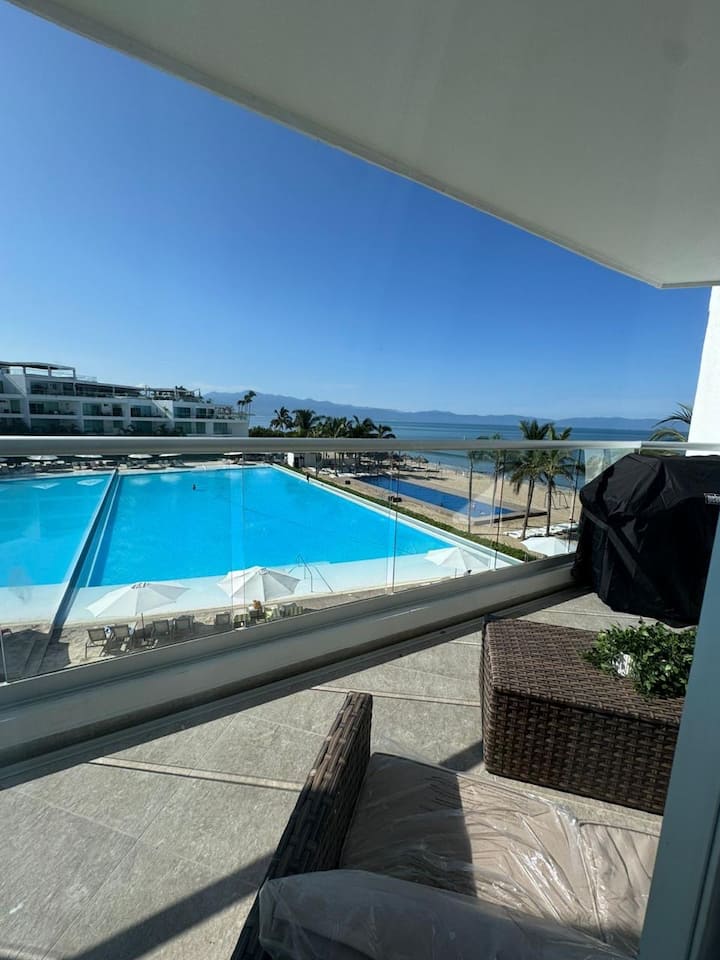 Departamento Frente A La Playa. - Mexico