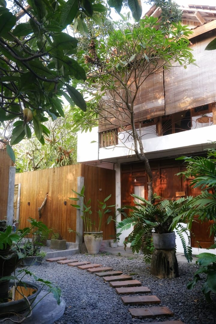 Ndalem Etnic Villa Yogyakarta - 족자카르타