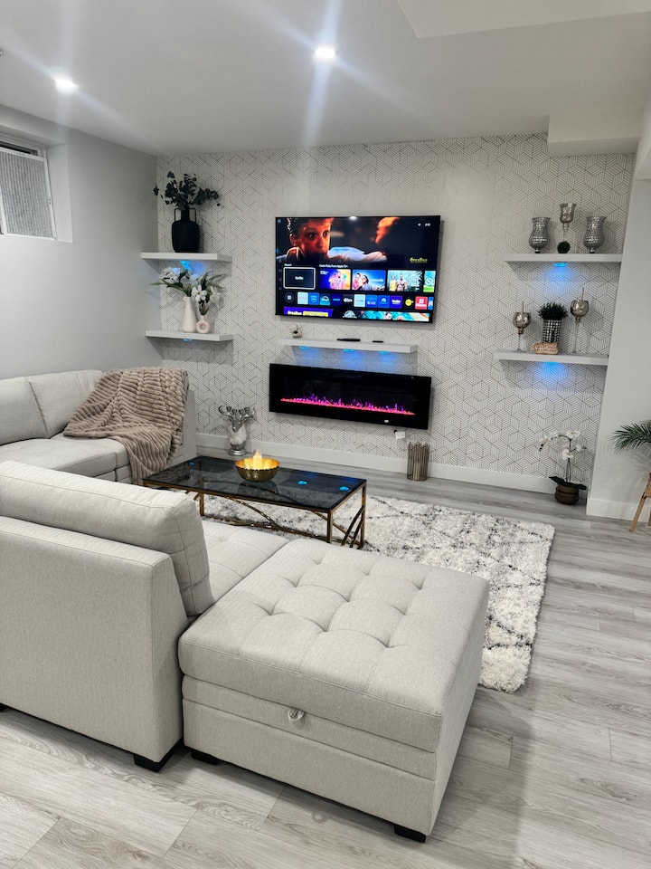 Elegant Legal 2 Bedroom Suite - Chestermere