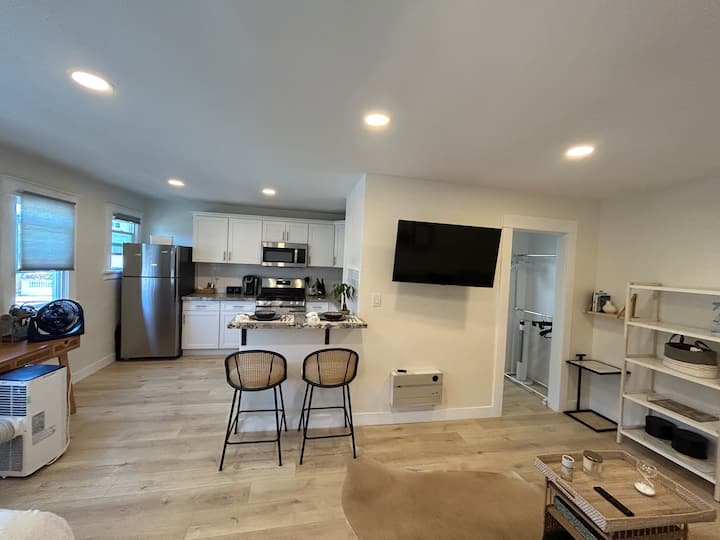 Beach Home Steps To Ocean - Huntington Beach, CA