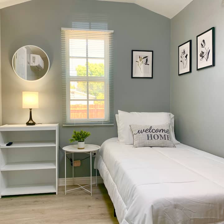 The Small Sandalwood -"Sandalito"· Private Suite - El Centro, CA